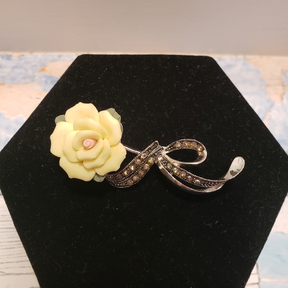 Avon | Jewelry | Vintage Avon Rose Brooch | Poshmark